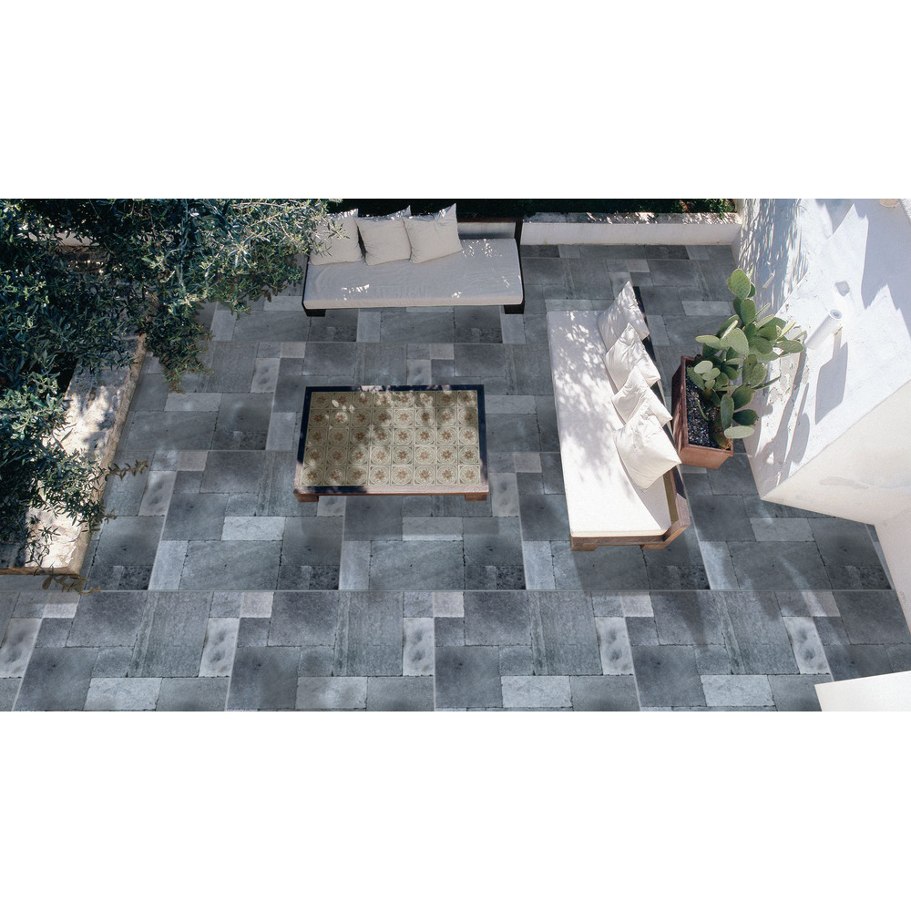 Bluestone Sandblasted & Tumbled 30mm French Pattern