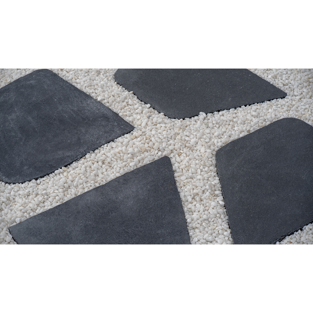 Pebble Snow White Tumbled 5-10mm 20kg Bag